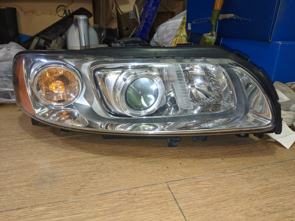 линзованная фара вольво с60 на Volvo S60 (1G). Б/у | 15 000 ₽ в городе ...