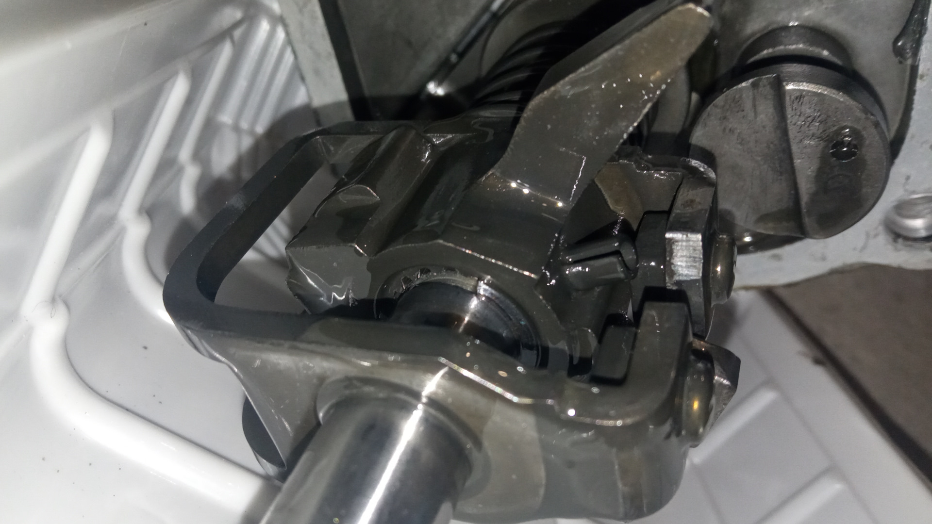 Избежал дорогого ремонта кпп, не включается задняя передача. — Geely MK, 1,5 л, 2009 года ...