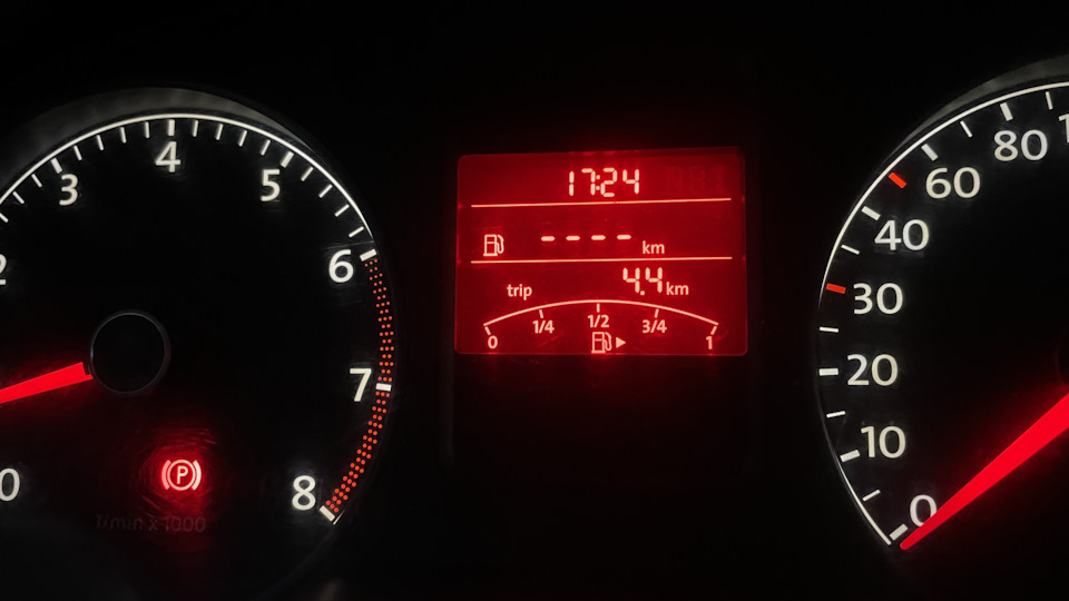 Тухнет датчик уровня топлива — Volkswagen Polo Sedan, 1,6 л, 2011 года ...