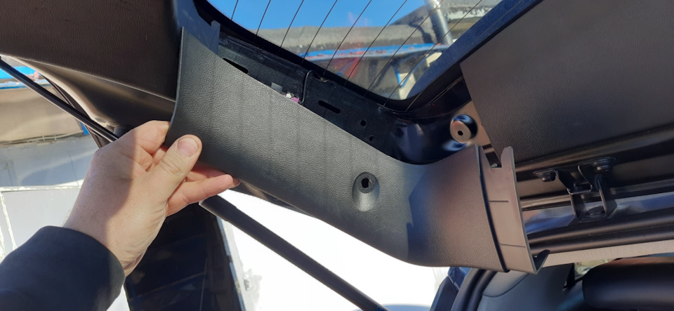 Крепеж полки багажника — Opel Mokka (1G), 1,7 л, 2013 года | своими ...