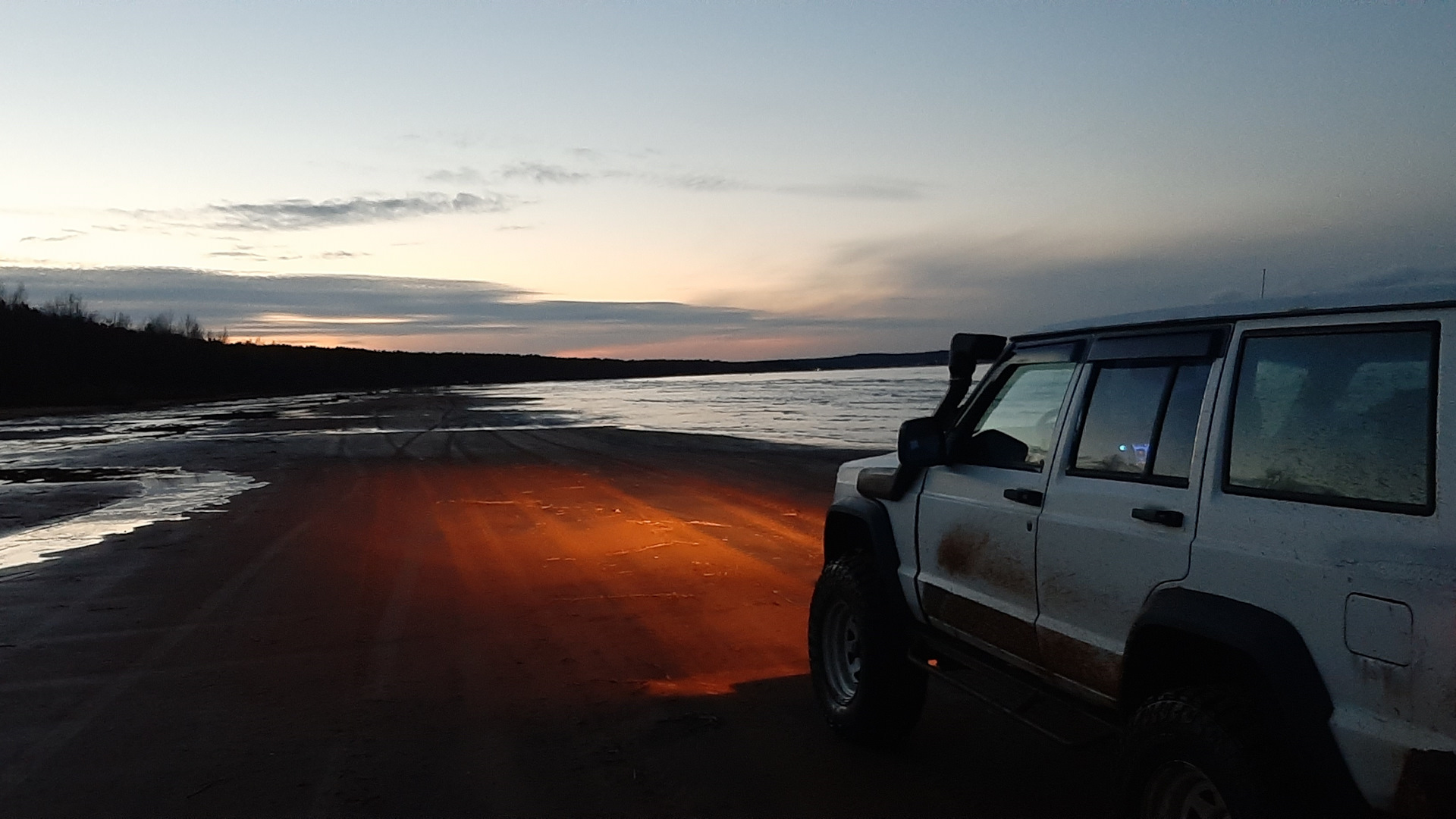 Jeep Cherokee (XJ) 4.0 бензиновый 1993 | mopar 4L aw4 на DRIVE2