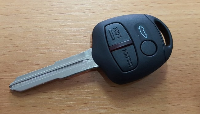 6370A480 КЛЮЧ С ДИСТАНЦИОН УПРАВЛ.ЗАМКОМ ДВЕРИ Mitsubishi | Запчасти на ...