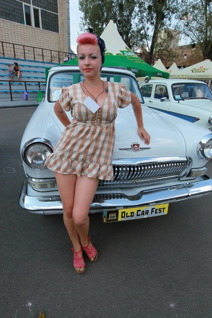 ДеВАчка, на крыло не облокачивайся!" Old Car Fest — Сообщество «Girls & Cars» на DRIVE2