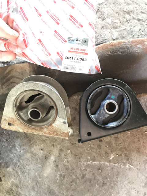 MR333578 Опора двигателя передняя OEM Mitsubishi | Запчасти на DRIVE2