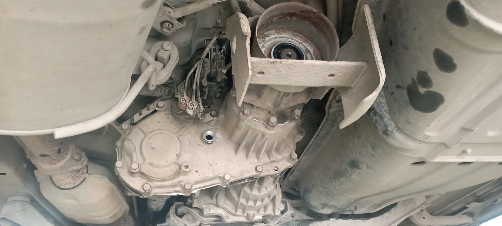 Замена подшипников в раздатке. — Mitsubishi Pajero (4G), 3 л, 2011 года ...