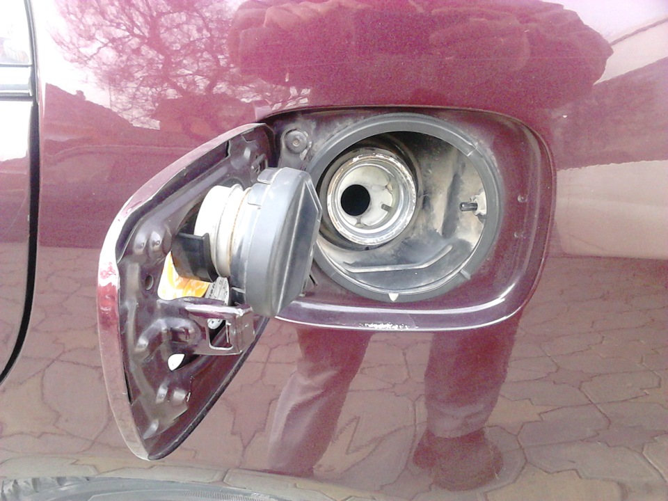 Держатель крышки бензобака — Toyota Brevis, 2,5 л, 2004 года ...