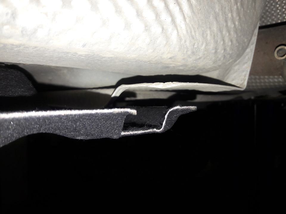 Замена войлочной защиты на картонную — Volkswagen Passat CC, 2 л, 2012 ...