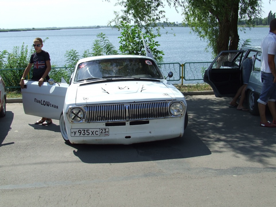 Выставка на гребном канале г.Ростов-на-Дону — ГАЗ 21, 2,4 л, 1966 года ...