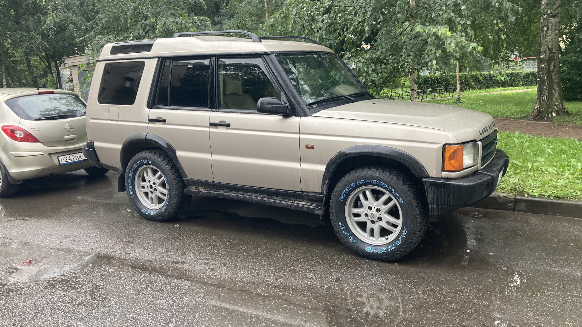 Переобулся Maxxis 285/60R18 AT980 Worm-Drive — Land Rover Discovery II, 2,5 л, 2000 года | шины ...
