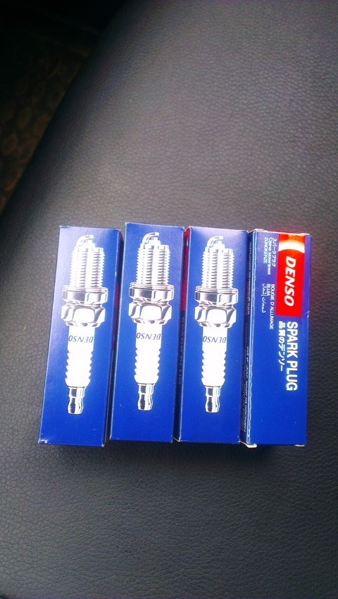 масло ДВС, фильтра и свечи — Mitsubishi Outlander XL, 2 л, 2011 года ...