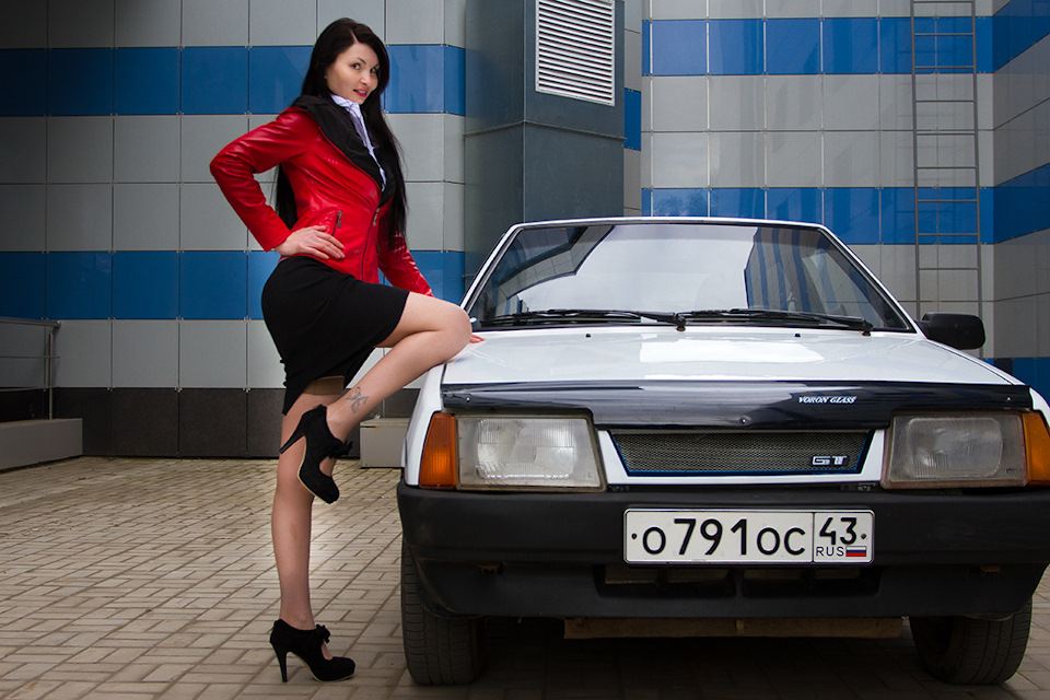 Lady in red and Lada B\W — Lada 21081, 1,4 л, 1988 года | фотография ...