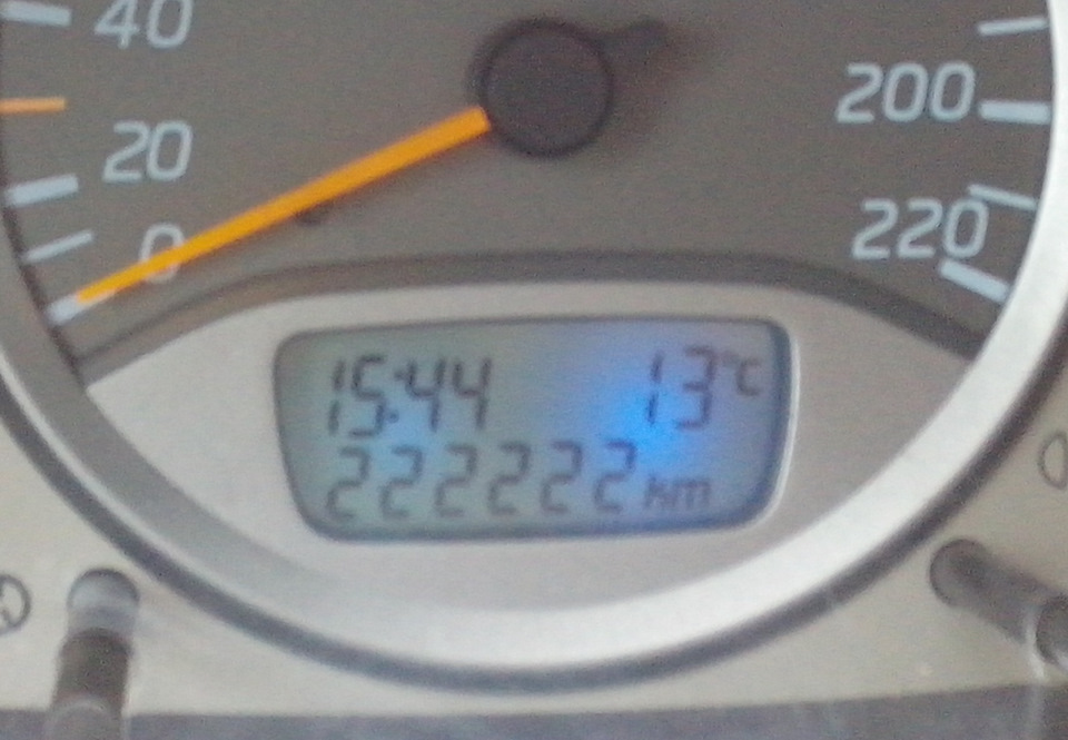 "Пробег за 12 лет" — Nissan Almera Tino, 1,8 л, 2001 года | просто так ...