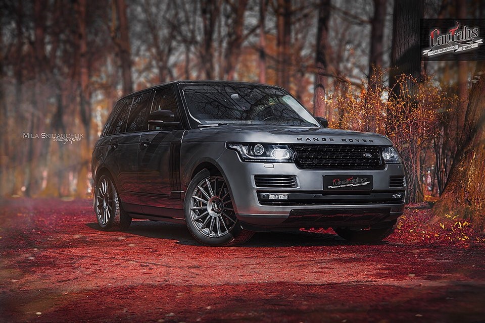 Range Rover Land Rover в плёнке Graphite Metallic от CAR LABS (2) — DRIVE2