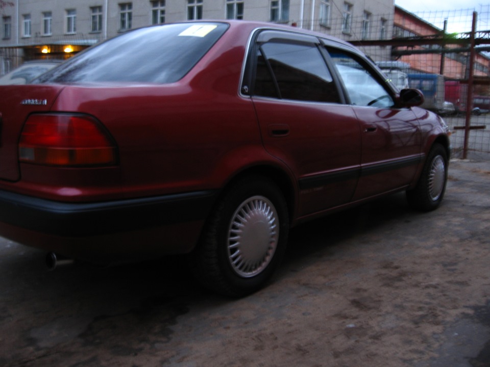 и на нашей улице праздник — Toyota Corolla (110), 1,6 л, 1995 года ...