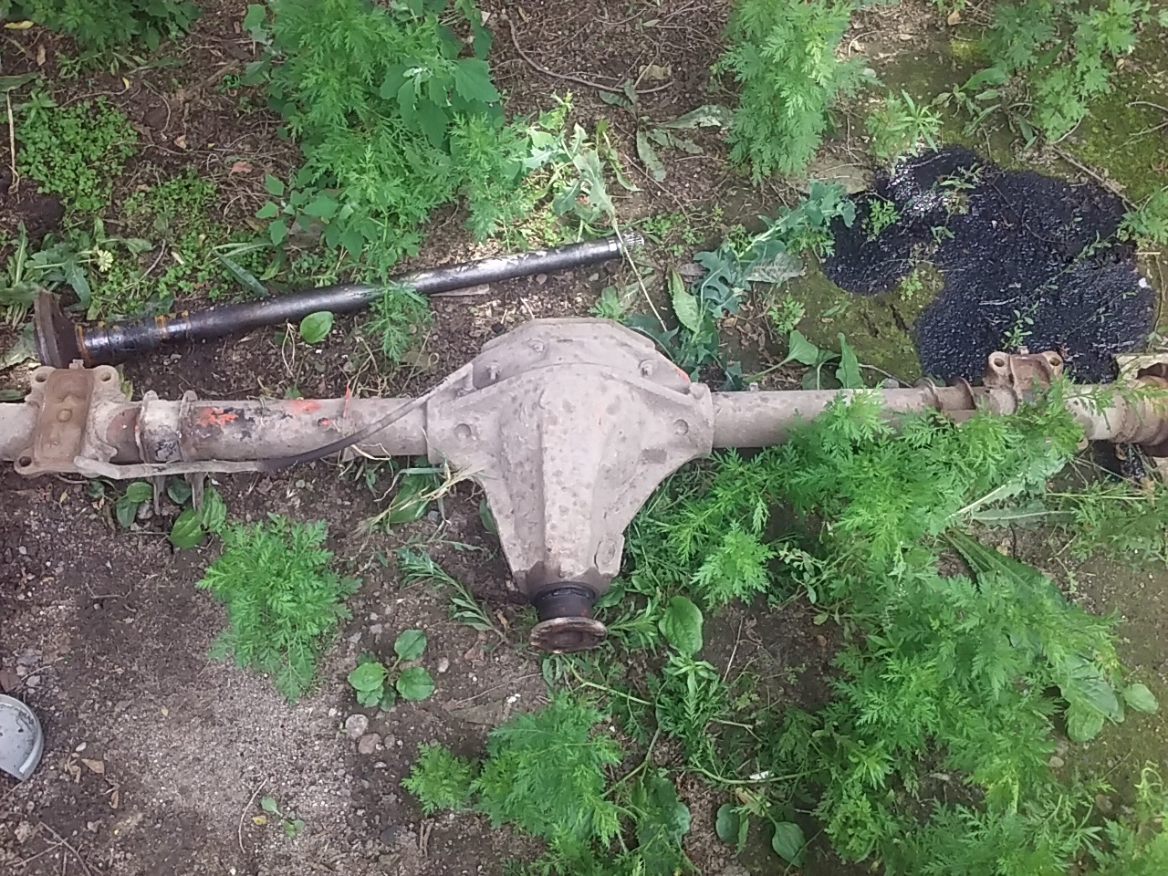 ДЕМОНТАЖ ЗАДНЕГО МОСТА. — Mercedes-Benz T1, 2,9 л, 1990 года | своими руками | DRIVE2