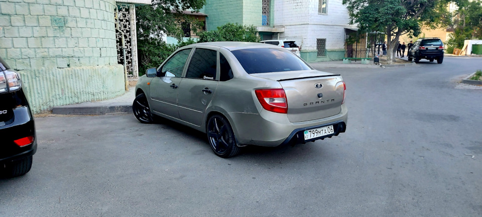 Диффузор на задний бампер — наклейка Granta в стиле порше — Lada Гранта ...