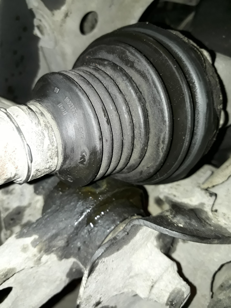 Пыльник переднего внутреннего шруса — Jaguar XF (1G), 3 л, 2013 года ...