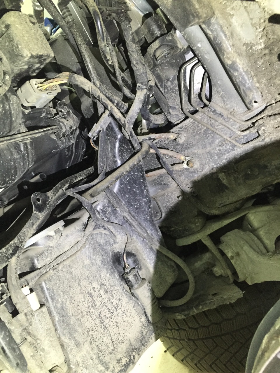 Вот и установили за место A 006 542 80 20 и A 006 542 15 20 новые HELLA ...