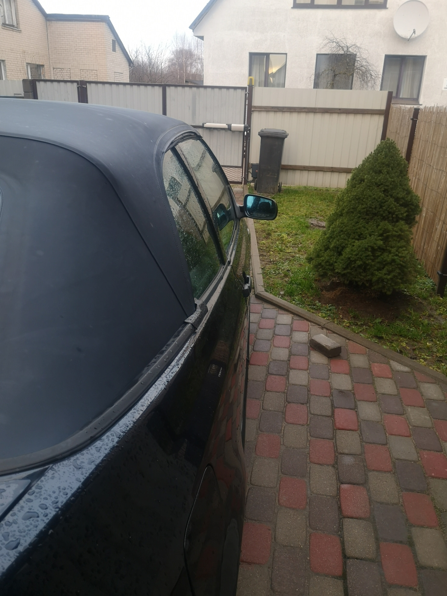 Зеркало на месте — Volkswagen Golf Cabriolet Mk4, 1,9 л, 2002 года ...