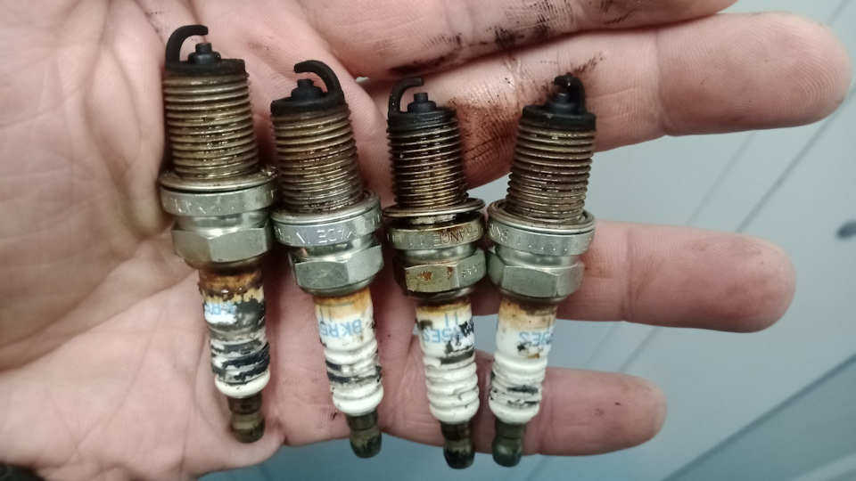 149700. Замена свечей — KIA Sportage (2G), 2 л, 2009 года | расходники ...