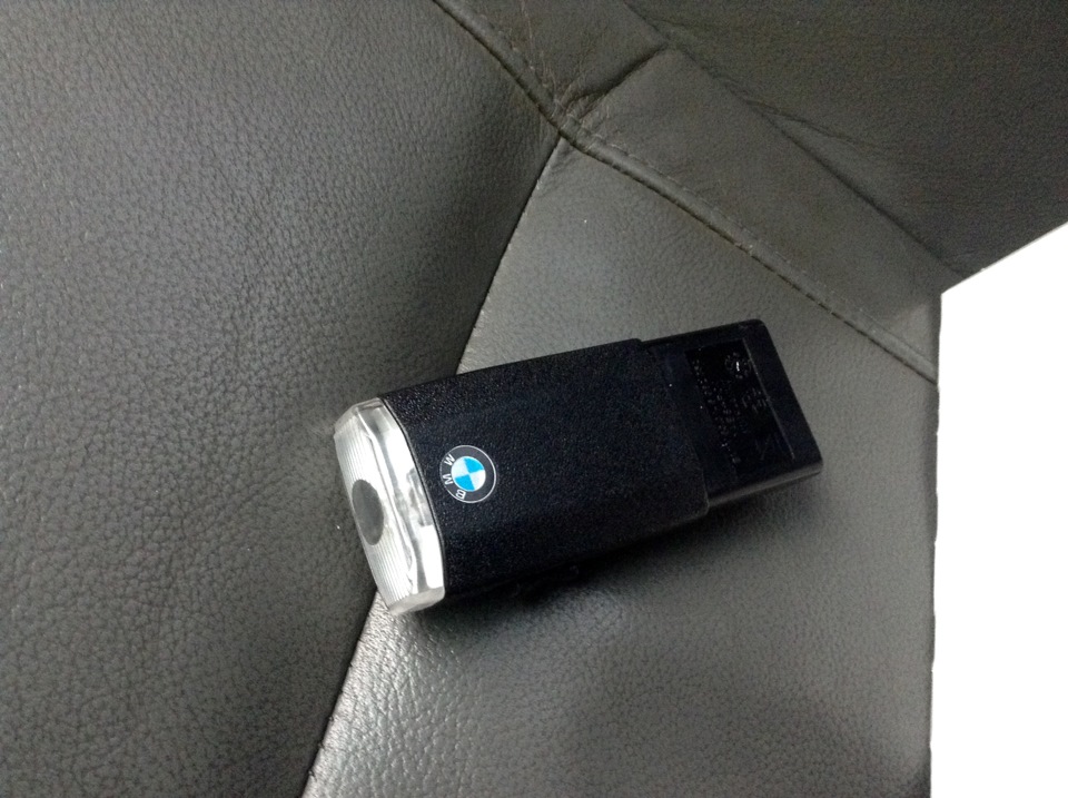 Замена поворотников — BMW 7 series (E65/E66), 3,6 л, 2002 года ...