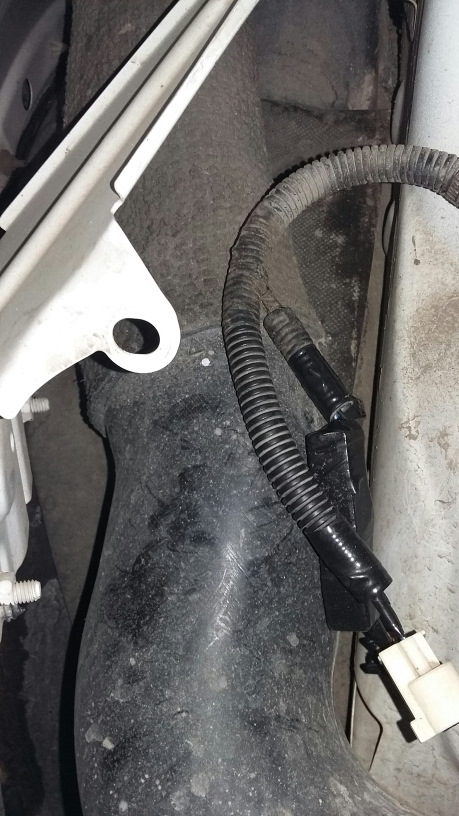 Распорная втулка передней фары 94530630 — Opel Antara, 3 л, 2013 года ...