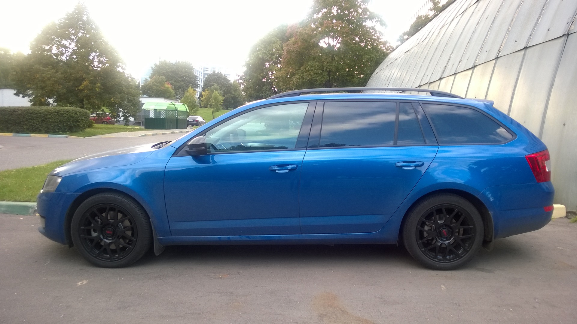 Skoda Octavia Combi A7 Mk3 1.8 бензиновый 2015 | 4*4 Race Blue на DRIVE2