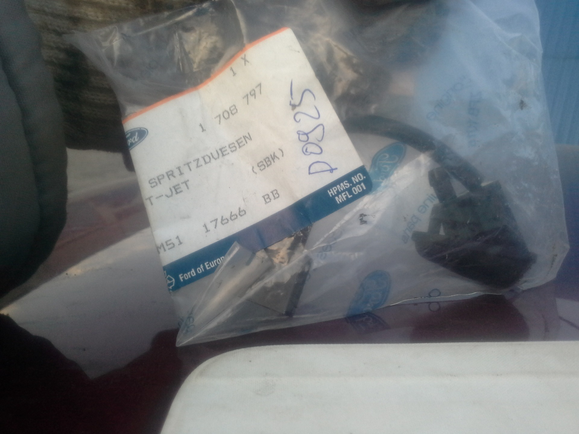 форсунки лобового стекла веерные — Ford Mondeo III, 2 л, 2001 года ...