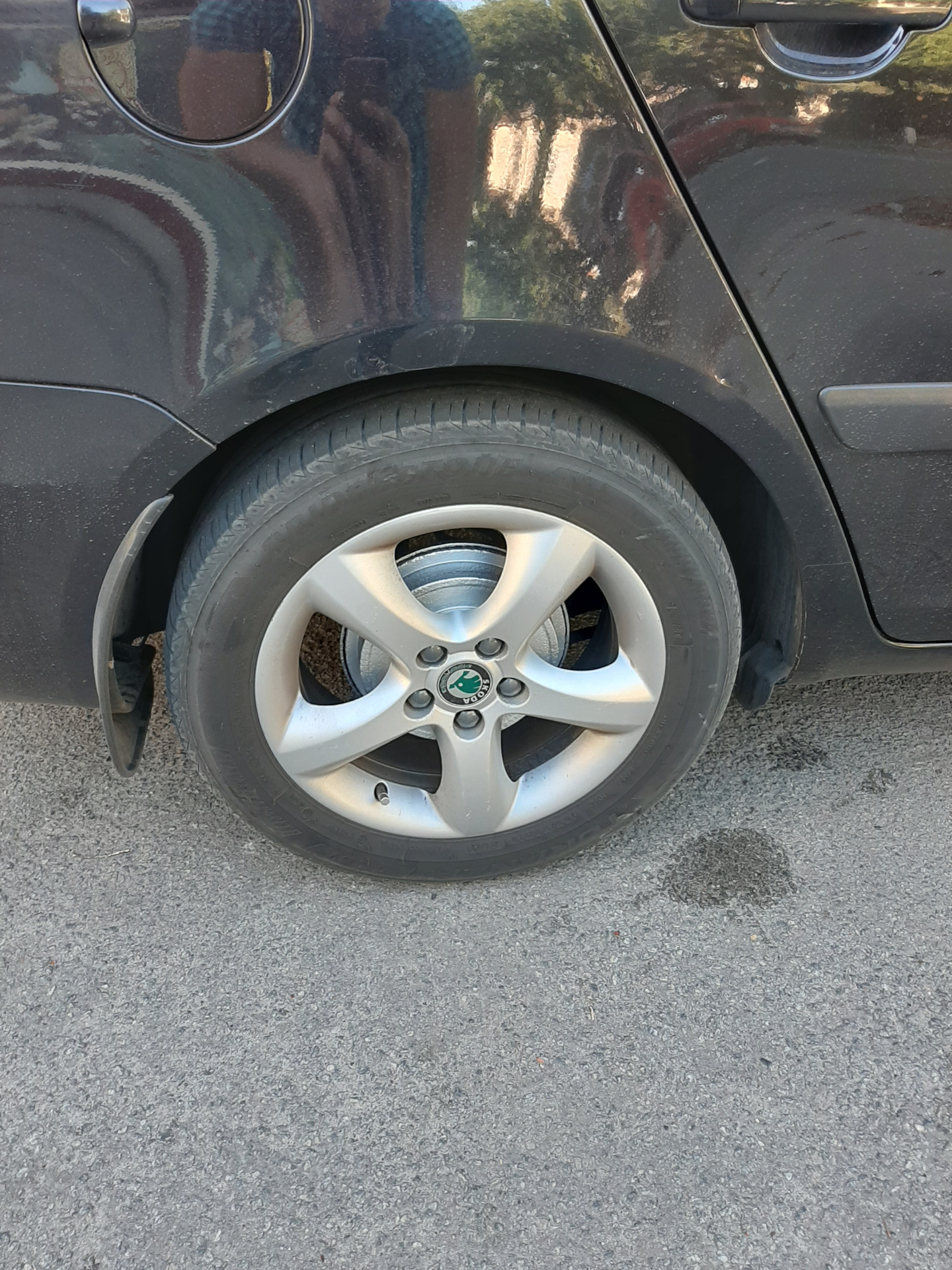 Оригинальные накладки VAG в багажник — Skoda Fabia Combi Mk2, 1,6 л ...