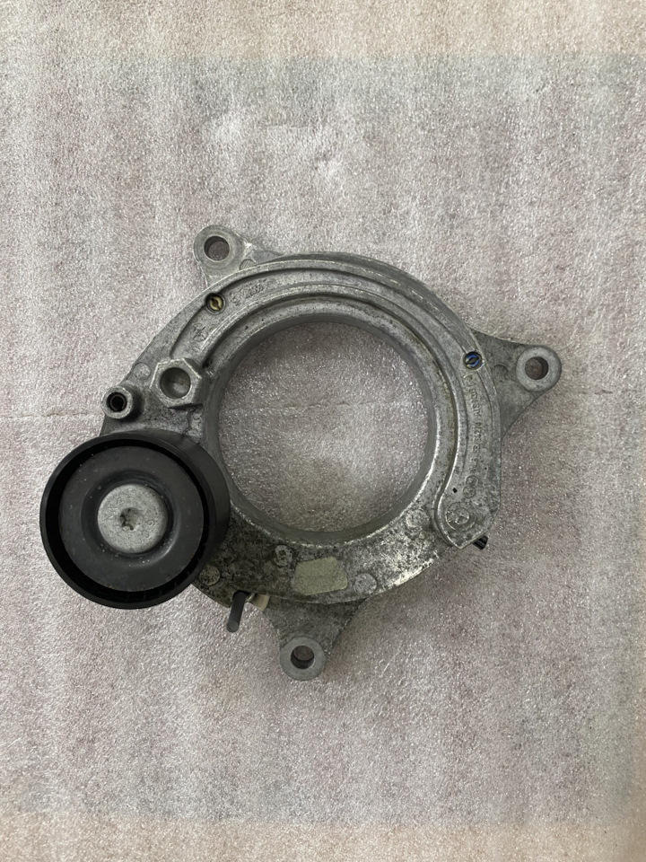 Натяжитель ремня генератора b57 на BMW 7 series (G11/G12). Б/у | 6 000 ...