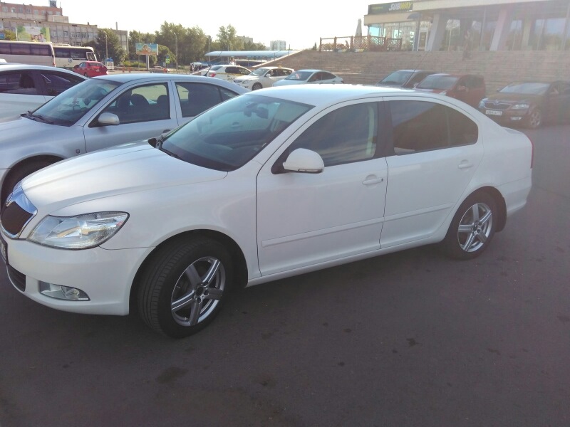 Затонировался! — Skoda Octavia Mk2, 1,6 л., 2011 года | стайлинг | DRIVE2