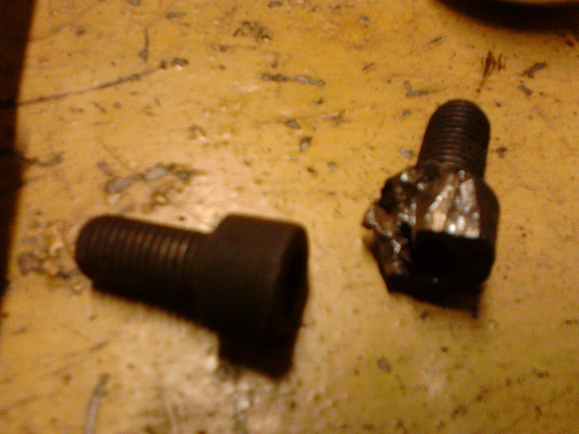 Ступица / цапфа / подшипник — Audi 100 (C4), 2 л, 1994 года | своими ...