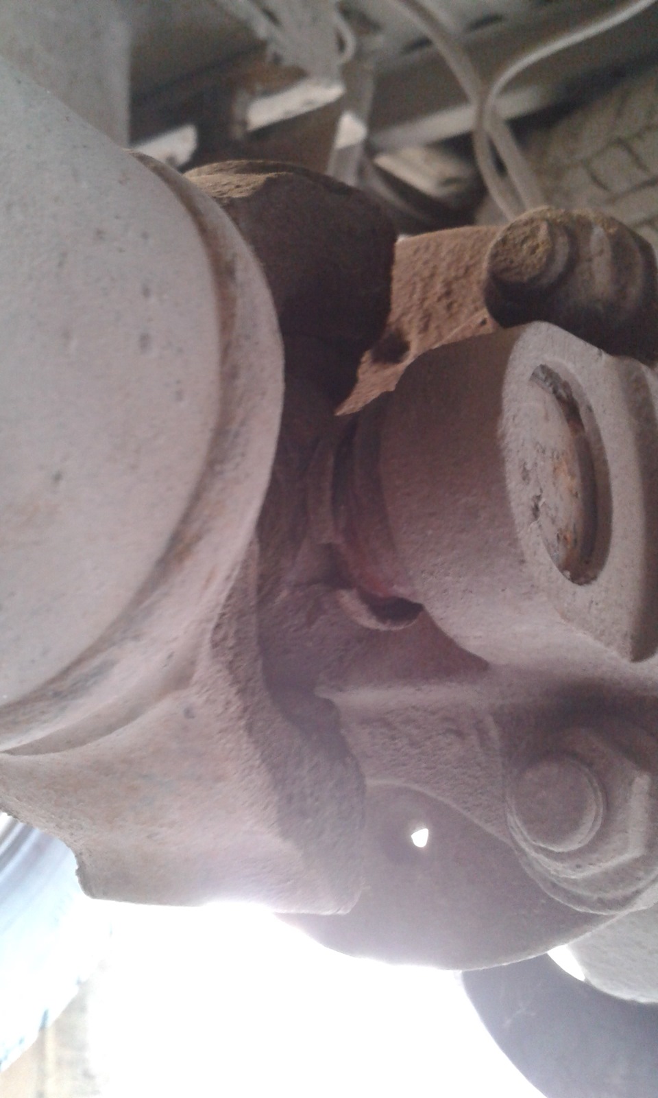 Замена подшипника и крестовины. — Mazda BT-50, 2,5 л, 2008 года ...