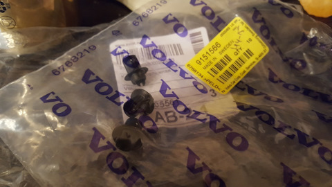 9151566 клипса Volvo | Запчасти на DRIVE2