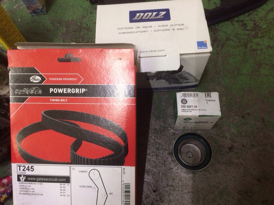 Новые ремень ГРМ, помпа, ролик, сальники — Dodge Neon II, 2 л, 2000 ...