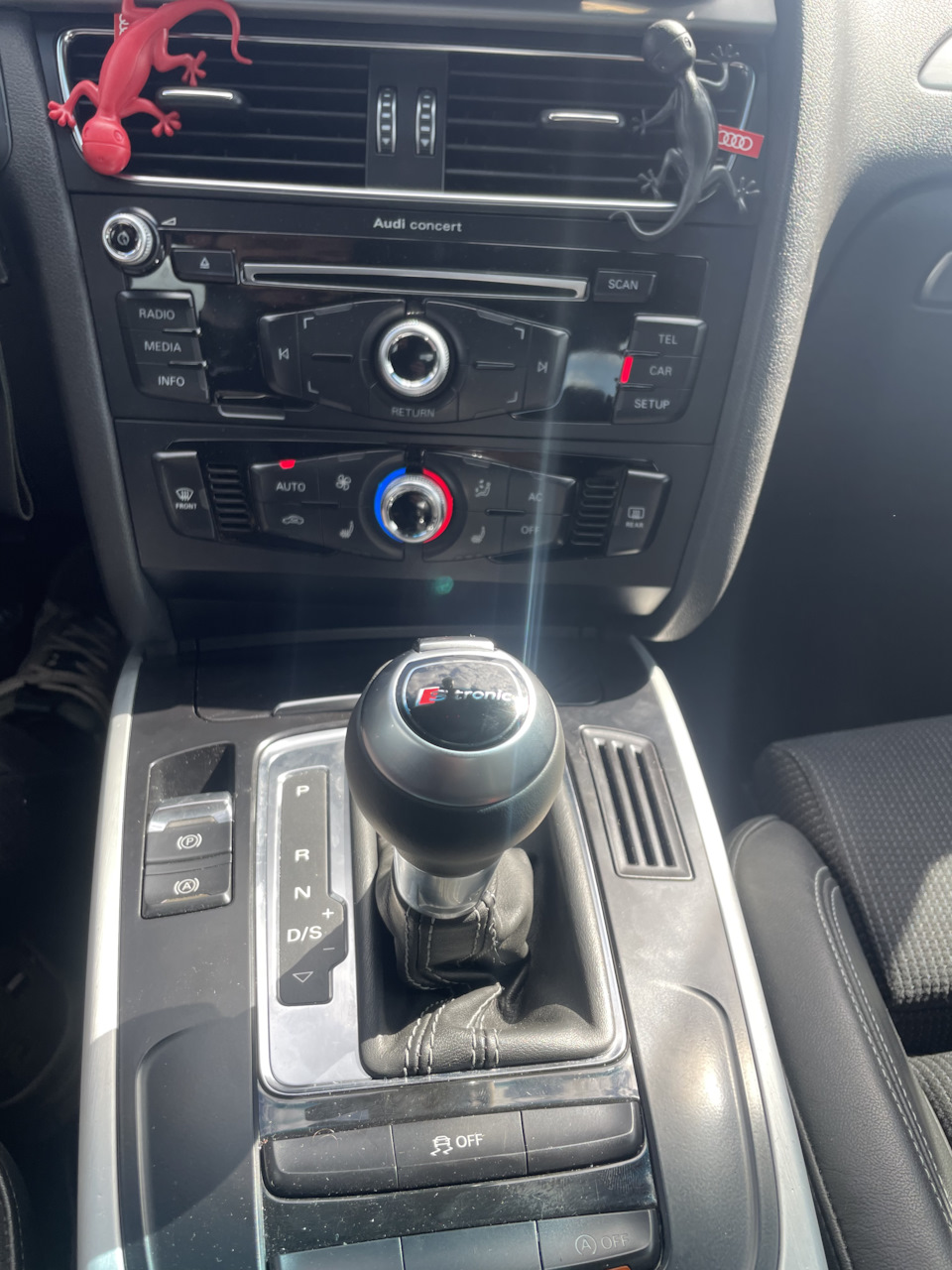 Замена ручки КПП — Audi A4 (B8), 2 л, 2012 года | аксессуары | DRIVE2