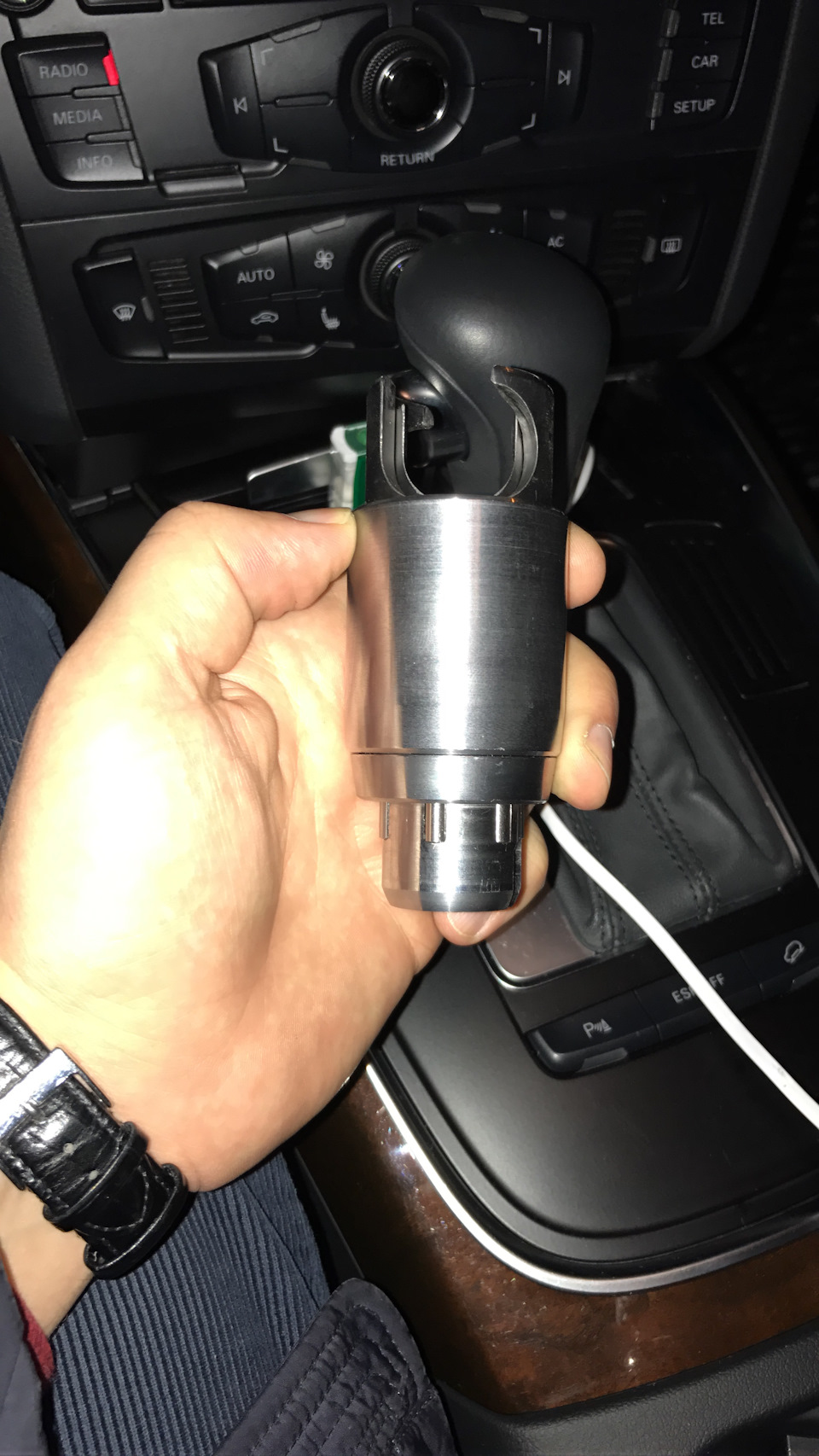 Блокиратор руля — Audi Q5 (1G), 2 л, 2009 года | другое | DRIVE2