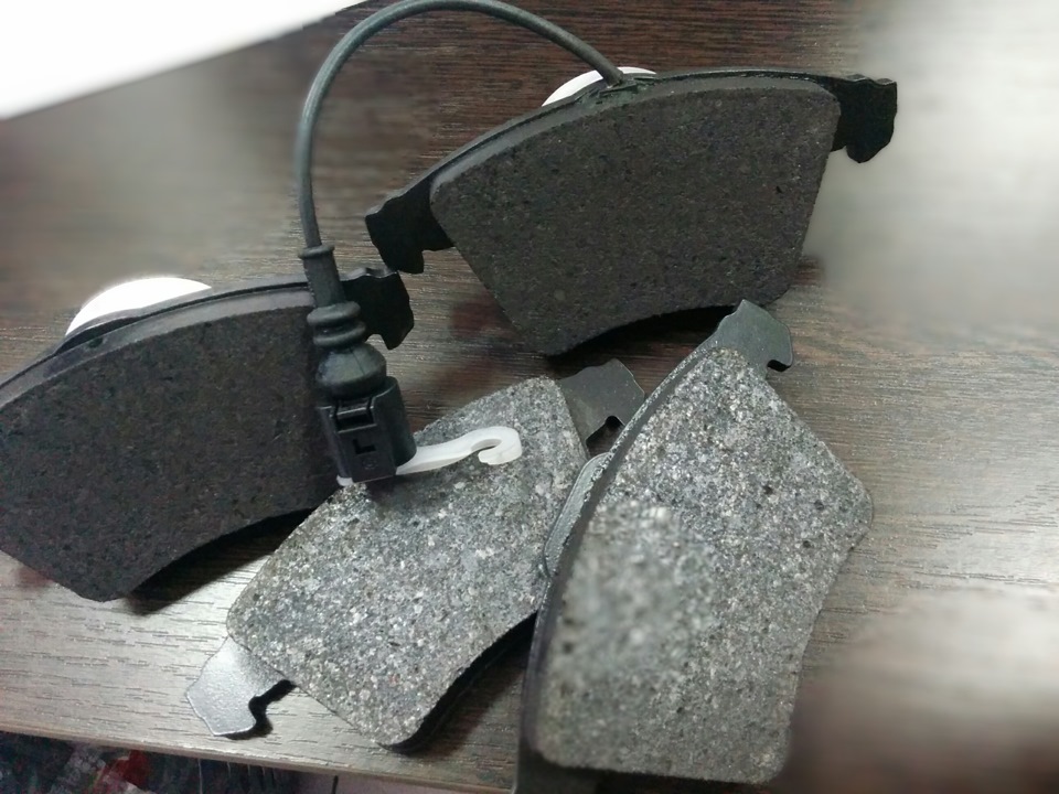 7H0698151 Комплект тормозных накладок VAG | Запчасти на DRIVE2