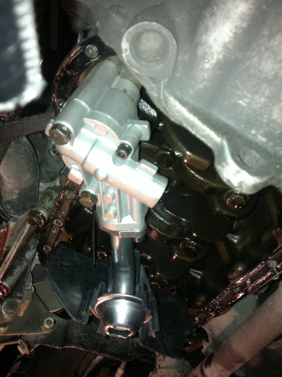 Замена масленого насоса — Volkswagen Passat B3, 1,8 л, 1989 года ...