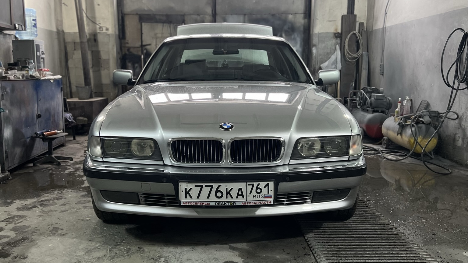 BMW 7 series (E38) 5.4 бензиновый 1995 | 750 V12 Серый кардинал на DRIVE2