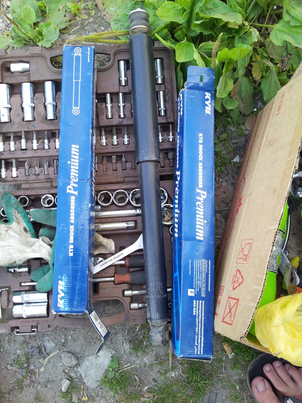 Замена задних пружин и амортизаторов. — Opel Kadett E, 1,8 л, 1987 года ...