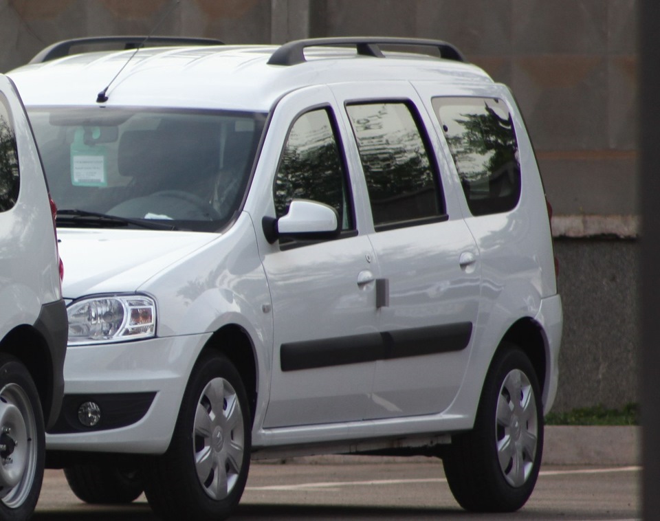 Первый взгляд — Renault Logan MCV, 1,6 л, 2013 года | покупка машины ...