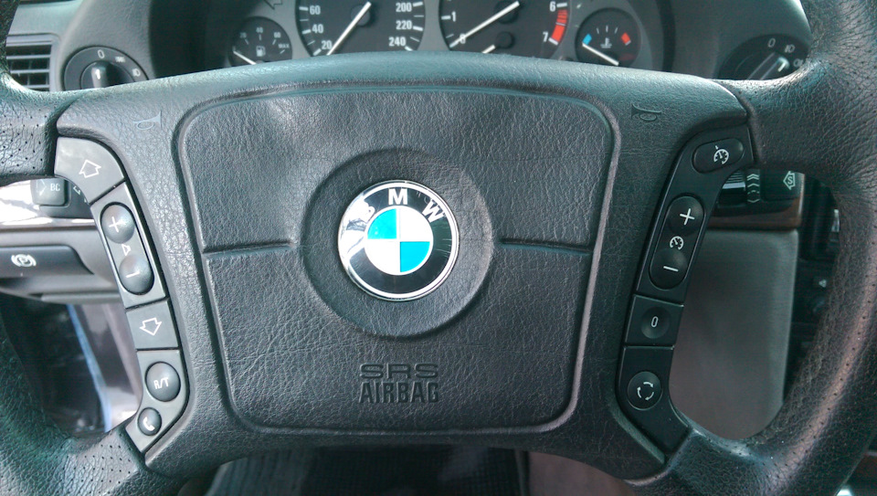 Кривая подушка руля — BMW 7 series (E38), 3 л, 1994 года | стайлинг ...