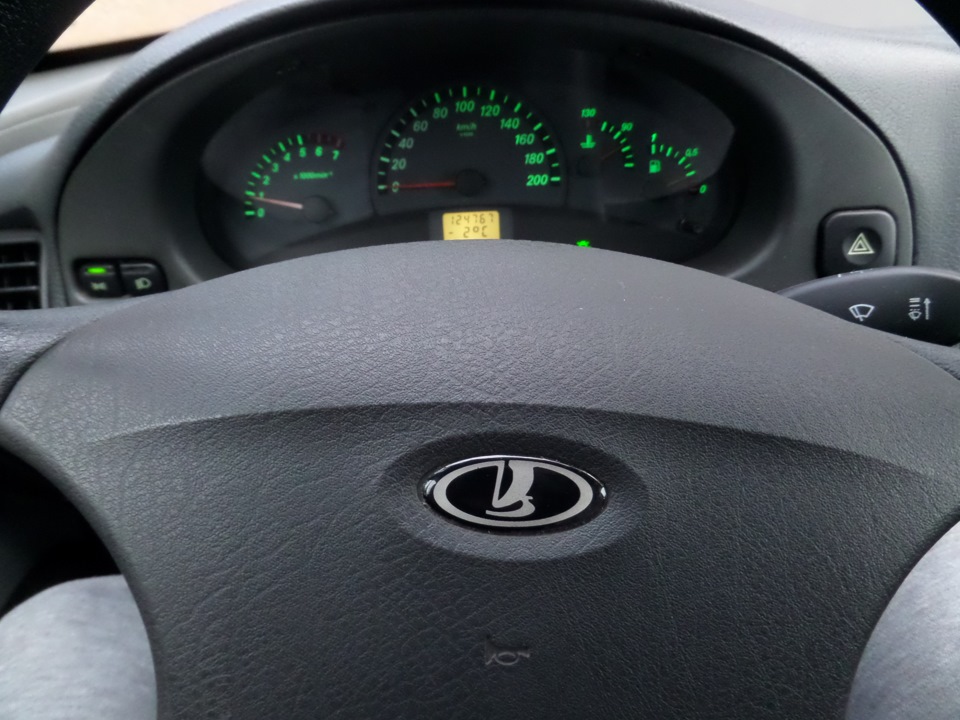 Поменял значок на руле)) Немного фоток) — Lada 21124, 1,6 л, 2007 года | стайлинг | DRIVE2
