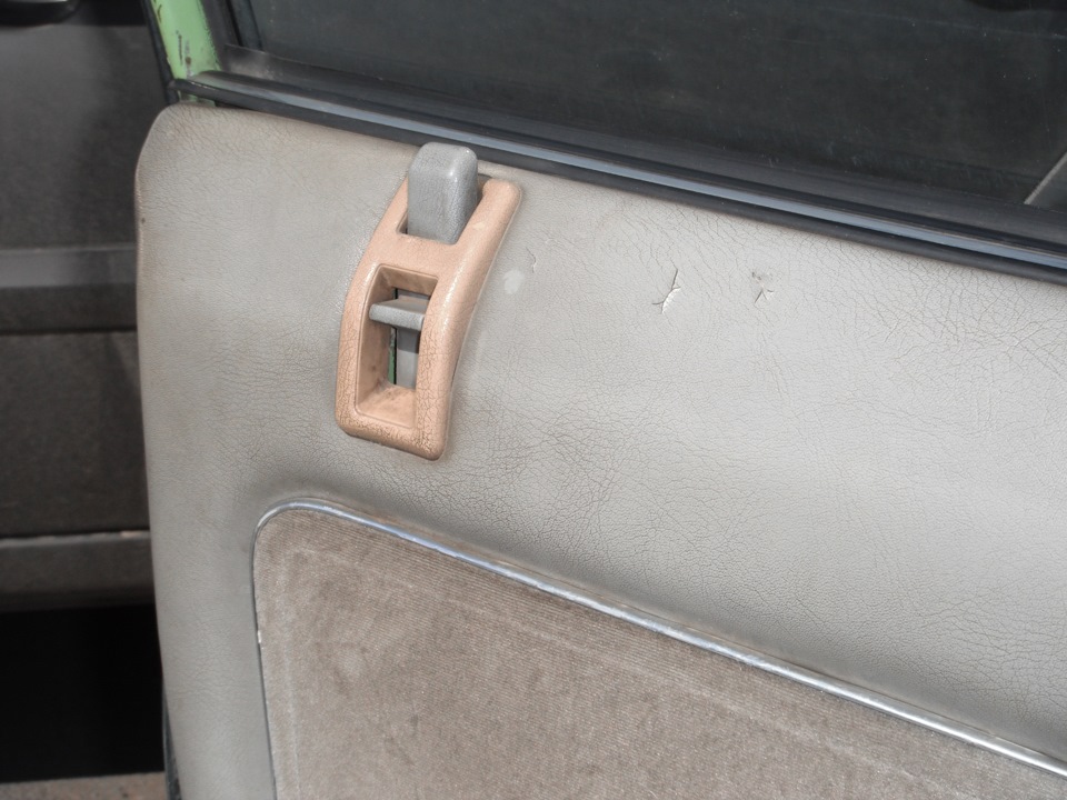 Куплю серый пластик салона — Datsun Laurel (C31), 2,4 л, 1981 года ...