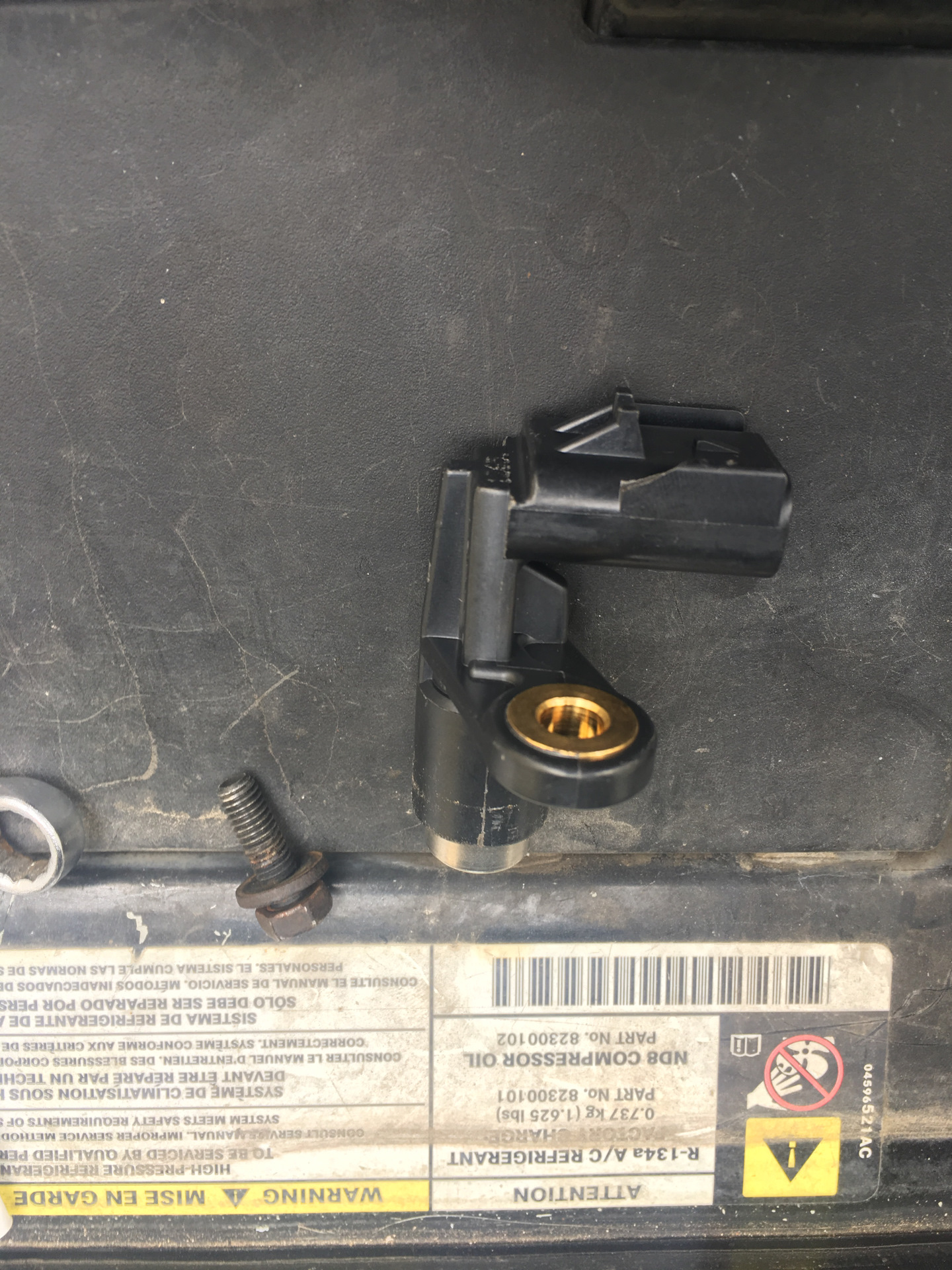 120. Замена датчика распредвала — Chrysler 300C (1G), 3,5 л, 2006 года ...