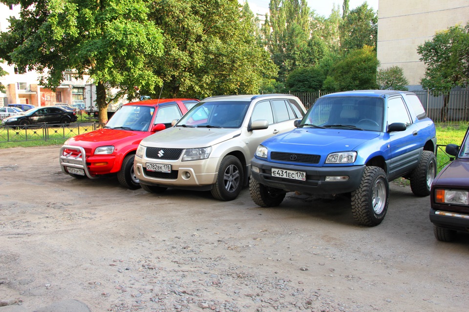 91. Lifted vs. Slammed, Challenger vs. Classic — Toyota RAV4 (I), 2 л ...