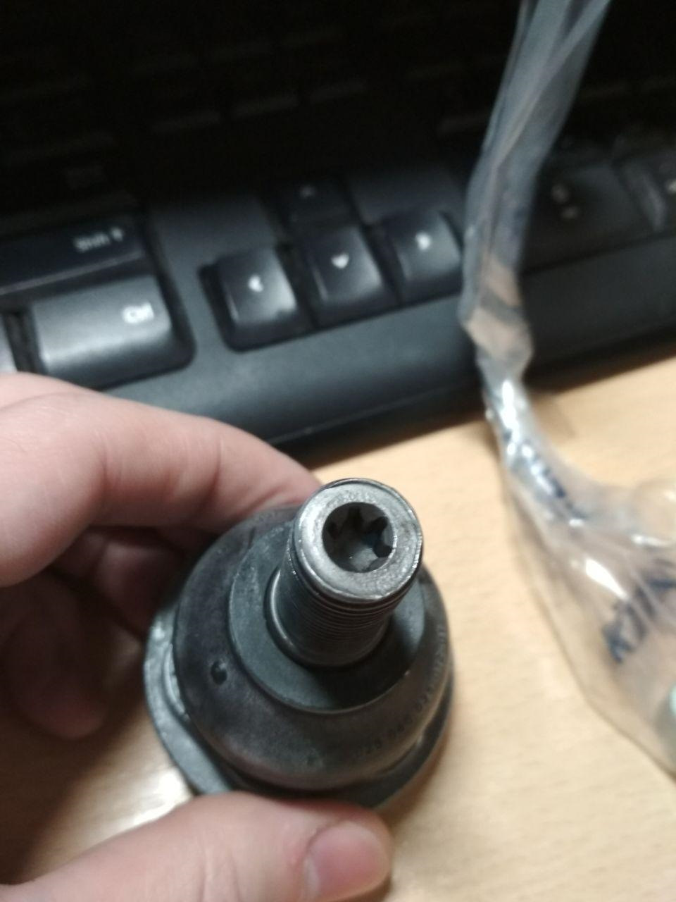 Шаровая опора Lemforder 2729902 — Peugeot 307, 1,6 л, 2006 года ...