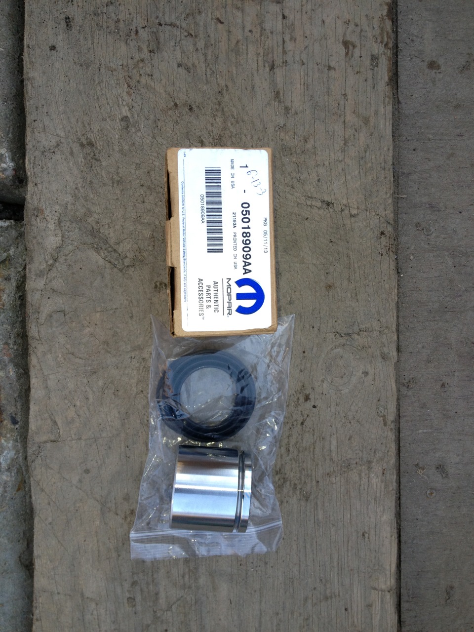 05018909AA Поршень суппорта тормозного переднего Chrysler | Запчасти на ...