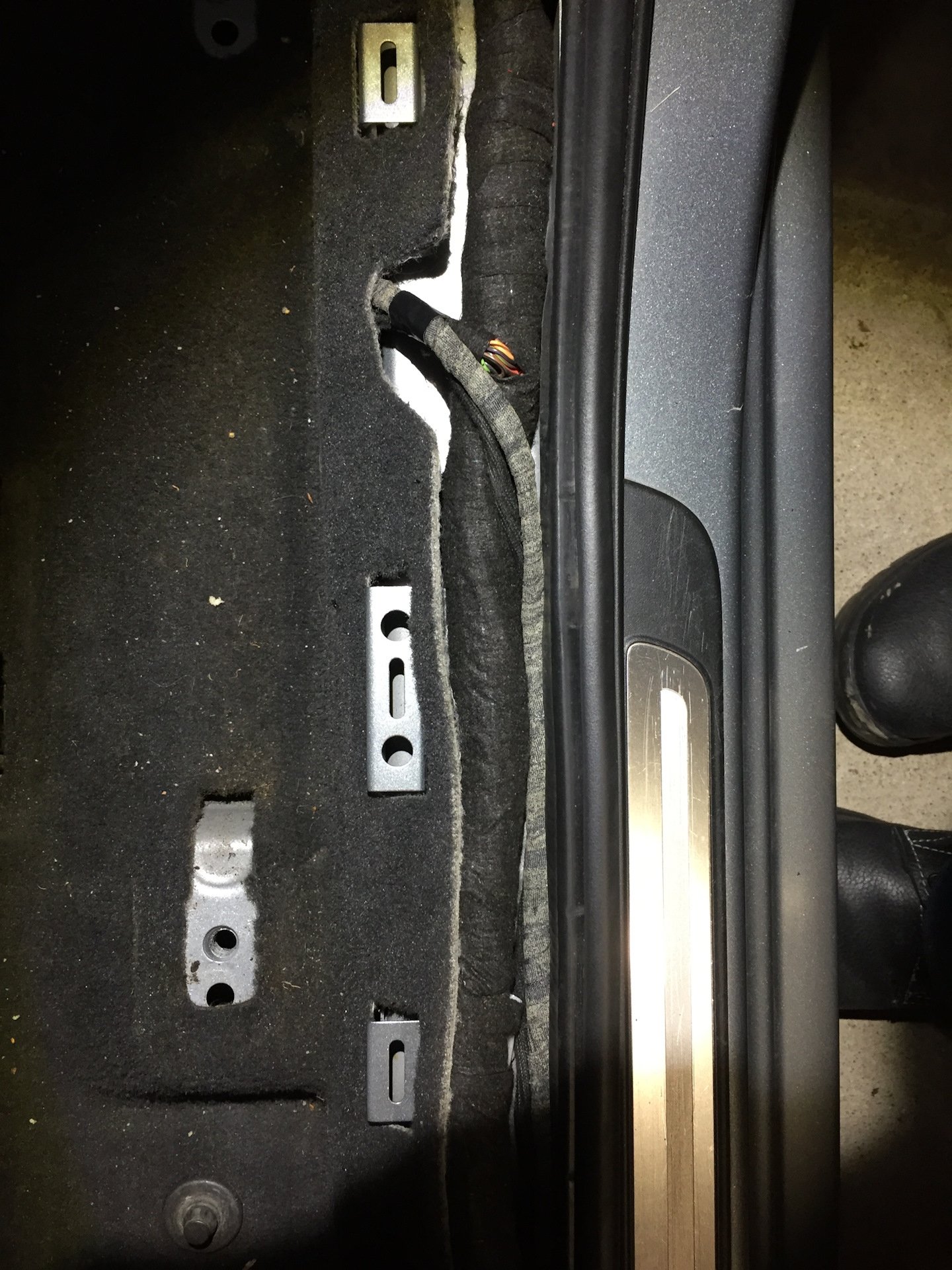 Кожаный электро салон ч.2. Установка передних сидений. — Audi A4 (B8 ...